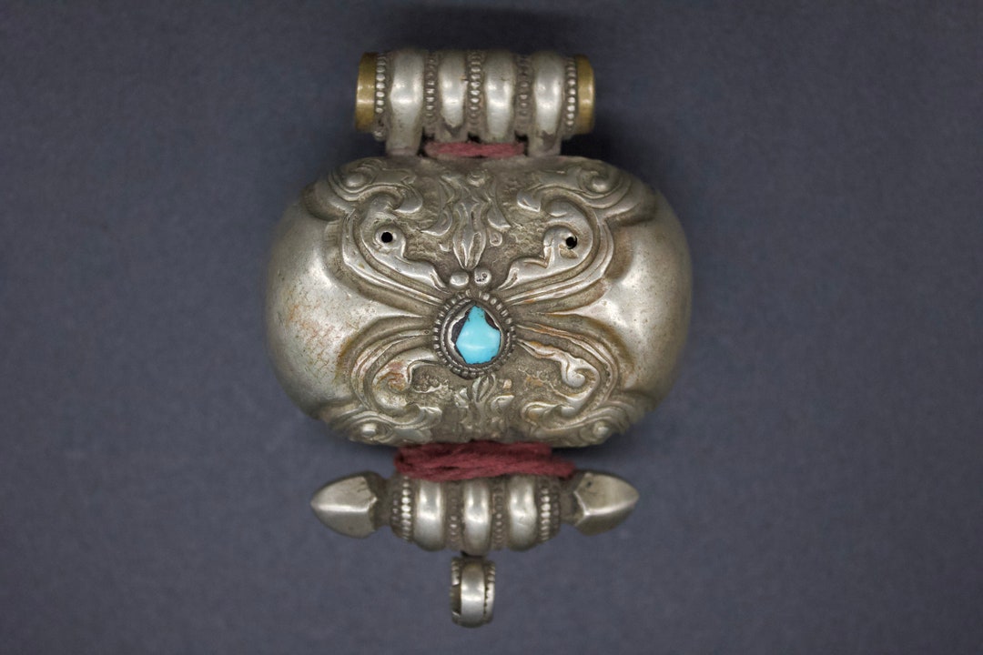Antique Tibetan Silver Gau Boxes -amulets-tibetan Prayer Box, Gau, Ghau ...