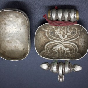 Antique Tibetan Silver Gau Boxes -amulets-tibetan Prayer Box, Gau, Ghau ...