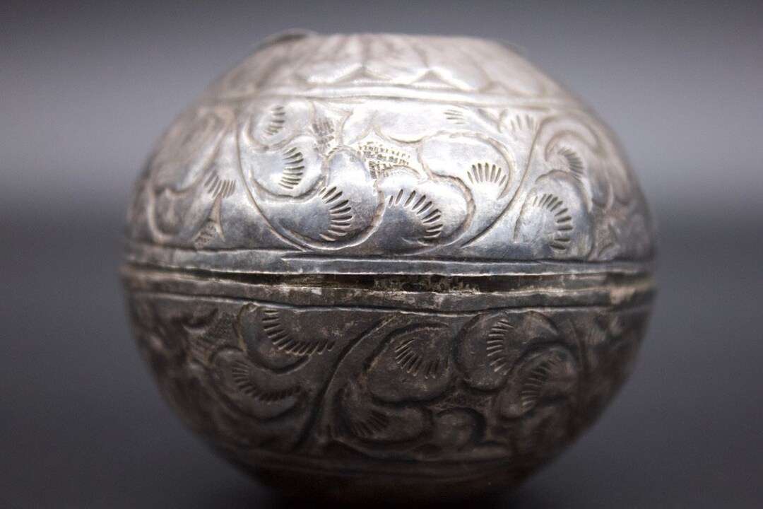 Antique Hindu Silver Container, Silver Box - Nepal 19th C - Etsy