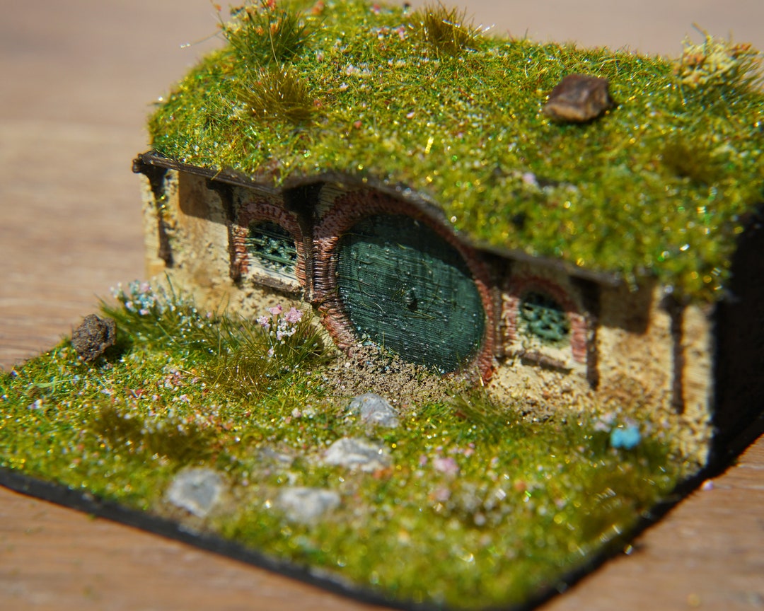 Hobbit Hole Fantasy Diorama Book Nook | Flowers, Nature Scenery ...