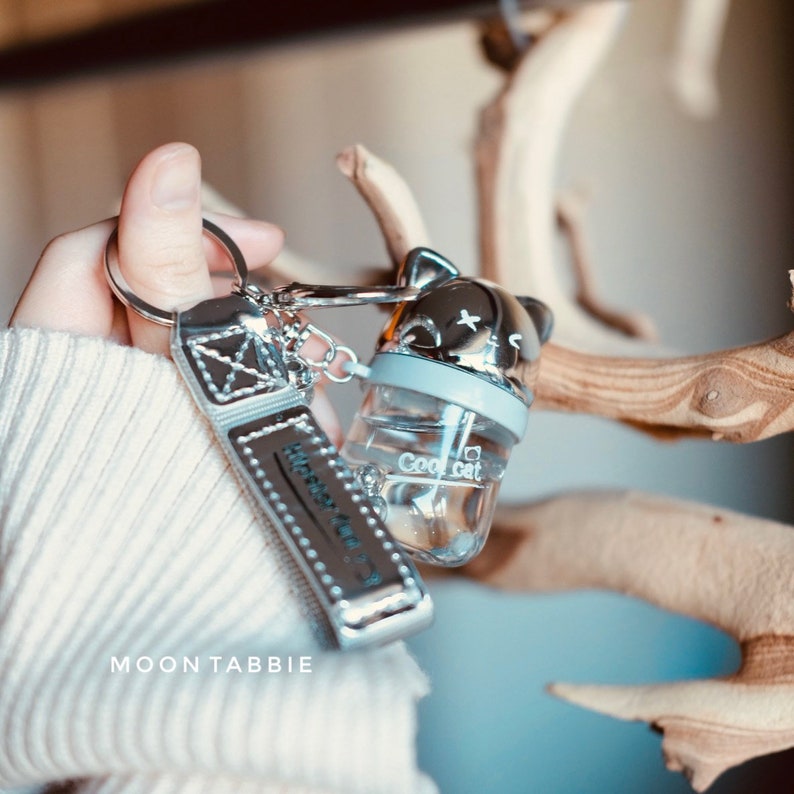 Silver Cat Liquid Keychain, Animal Keychain, Quicksand Keychain, Kawaii ...