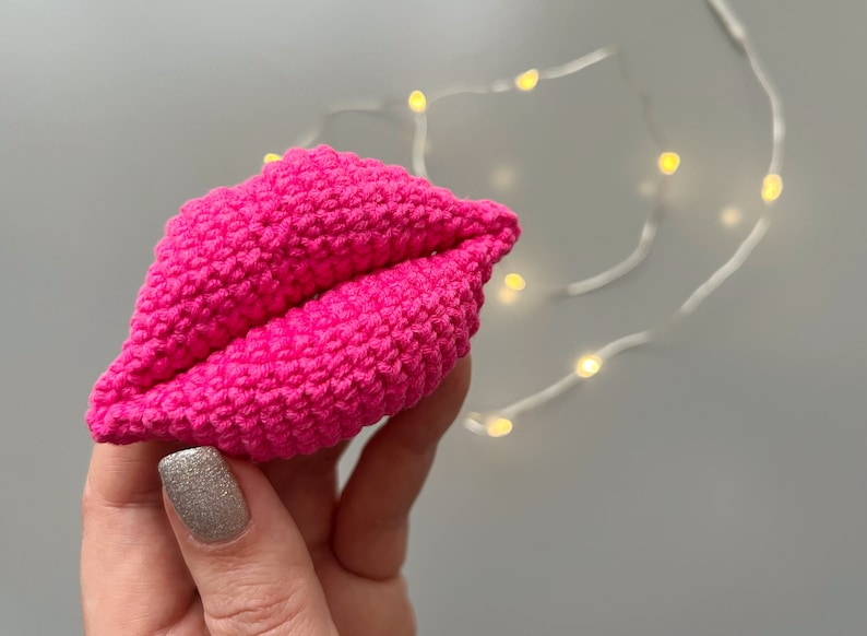 Crochet Lips Pattern PDF Crochet Kiss Valentine's Day Gift - Etsy