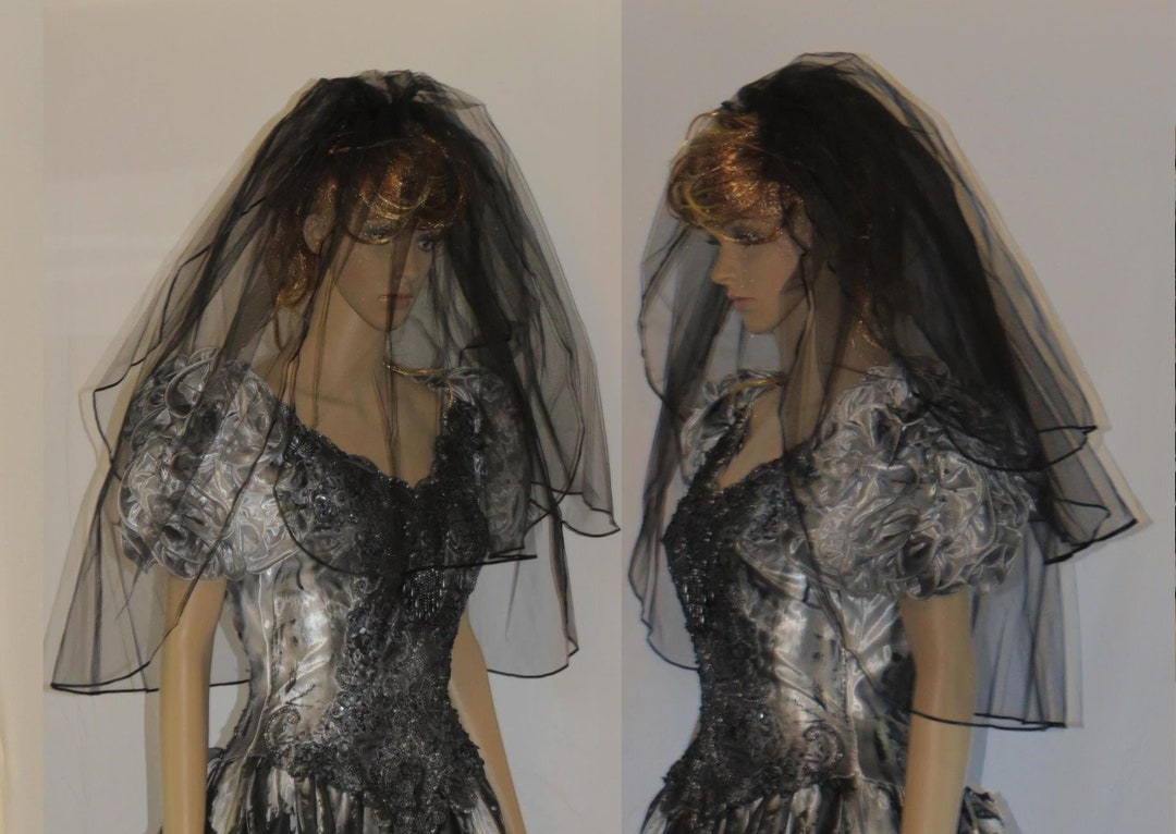 Gothic Bridal Veil, 3 Tiered Black Mesh Bridal Veil, Halloween Wedding ...