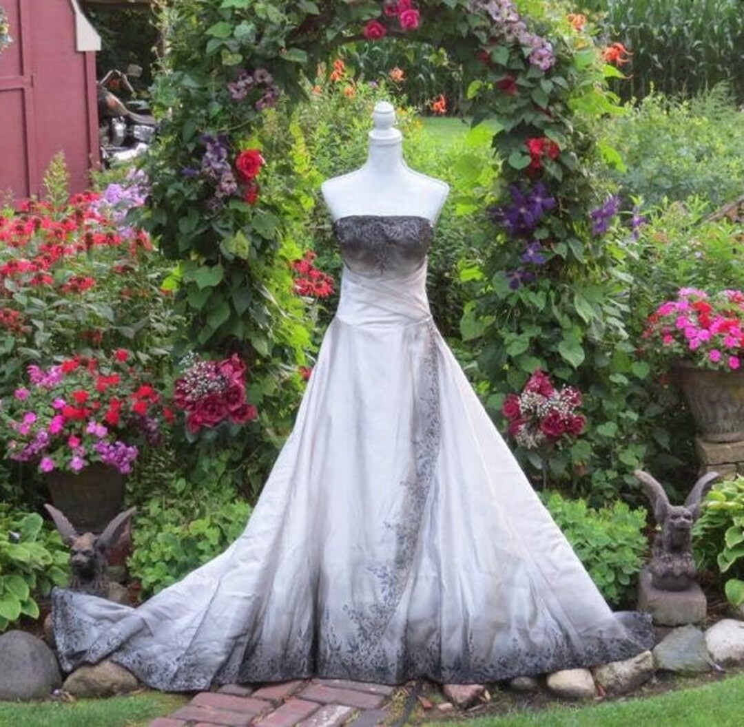 GOTHIC Bridal Gown, Black Ombre' Wedding Dress, GHOST BRIDE, Vintage ...