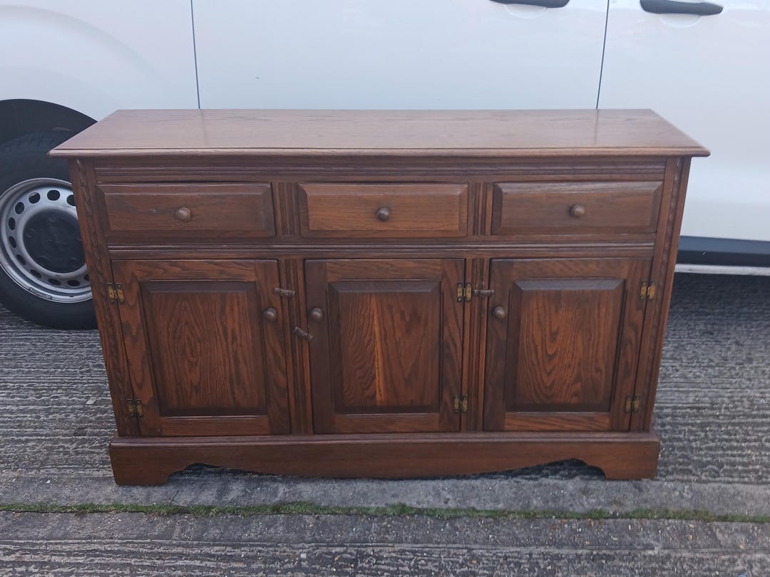 Jaycee Oak Three Door Dresser Base. - Etsy UK
