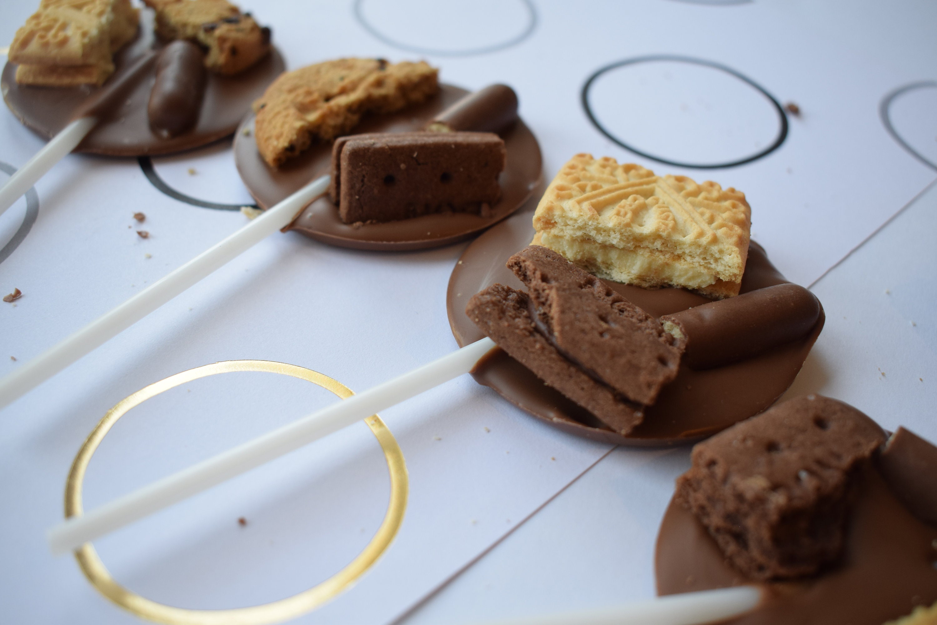 4 Pack Milk Chocolate Circle Shape Lollipops Covered With - Etsy UK