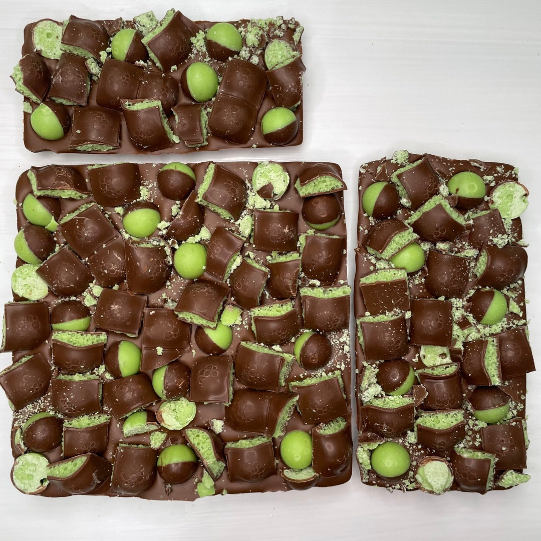 Mint Aero Milk Chocolate Slab, Belgian White Chocolate, Aero Bubbles ...