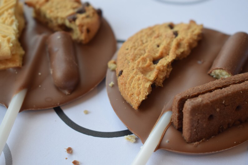 4 Pack Milk Chocolate Circle Shape Lollipops Covered With - Etsy UK