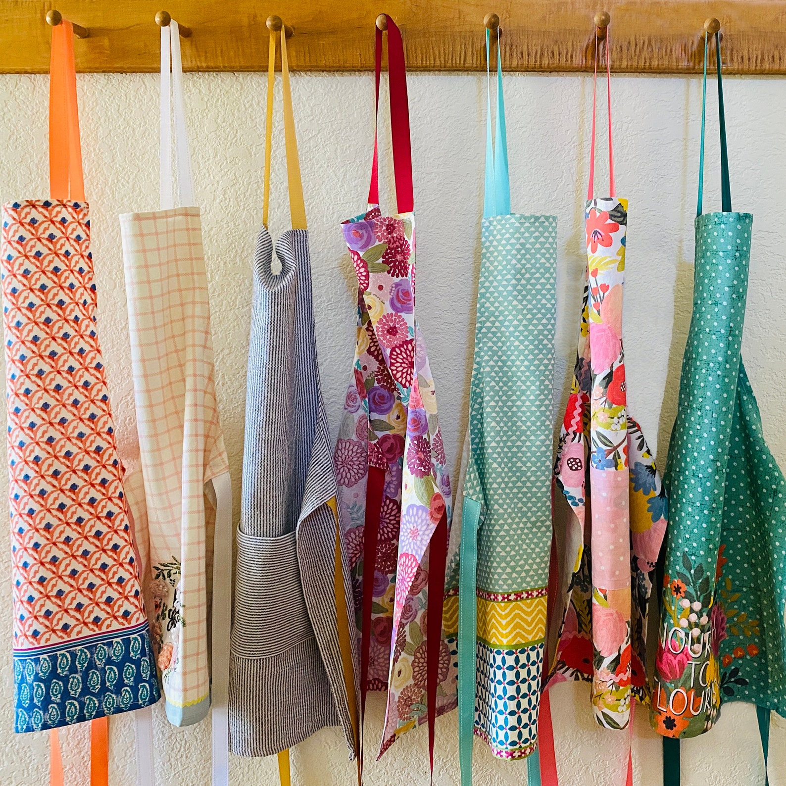 Easy Sewing Pattern - Tea Towel Apron Sewing Pattern - Tea Towel ...