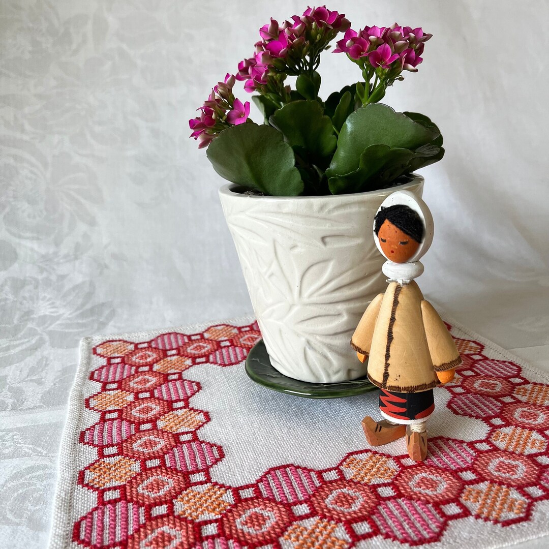 Inuit Girl Wooden Doll Figurine. Vintage Folk Art Doll Miniature. Hand ...