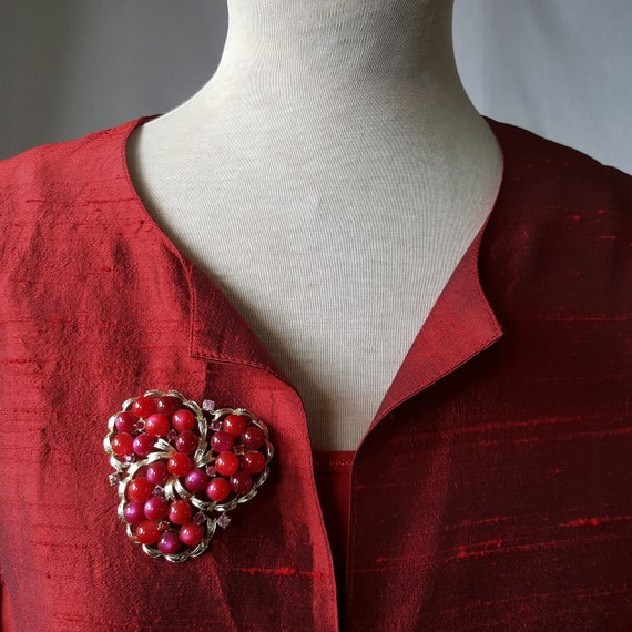 Liz Claiborne Large Very Red Brooch. With 25 Round Be… - Gem