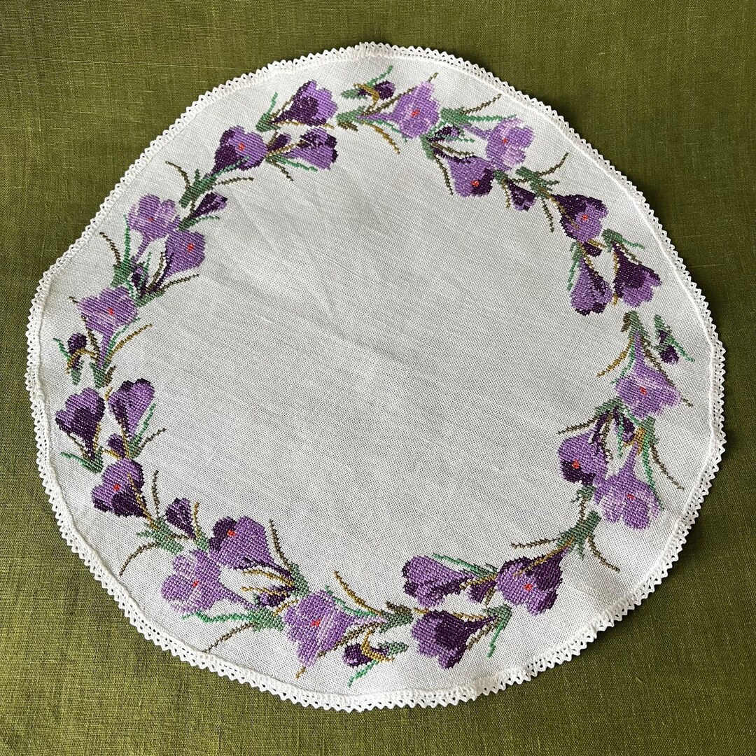 Swedish Hand Embroidered Vintage Round Tablecloth. Made With Cross ...