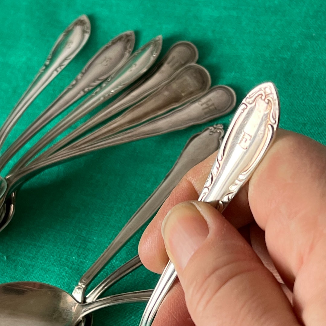 Mismatch of 10 Vintage Silver Plated Tea Spoons. 8 With Engraved ...