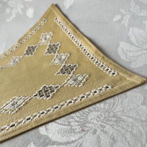 Hardanger Embroidered Swedish Vintage Table Runner. Pretty Border Along ...