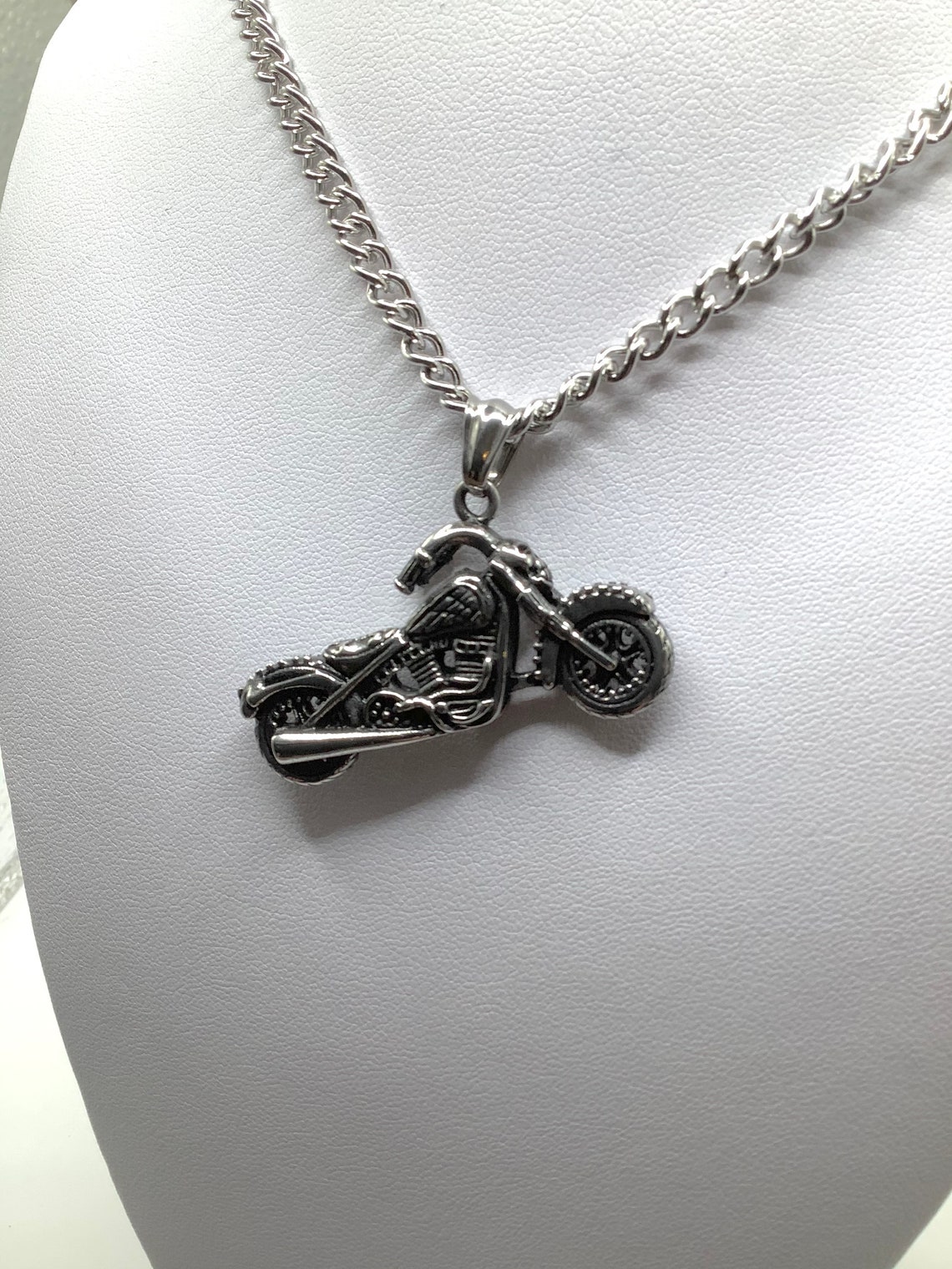 Collar con colgante de motocicleta: Cadena de acero inoxidable, cordón ...