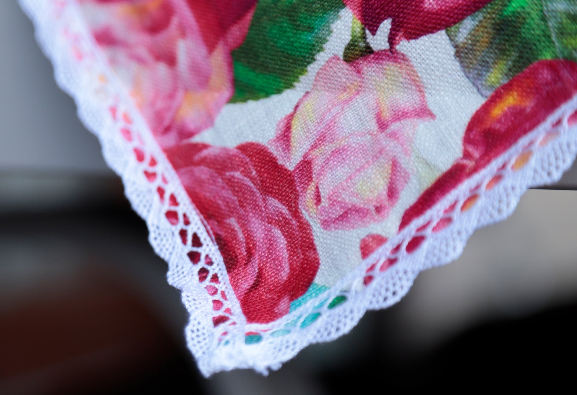 RED ROSES TABLECLOTH Custom Made Gift Idea for Mother's - Etsy UK