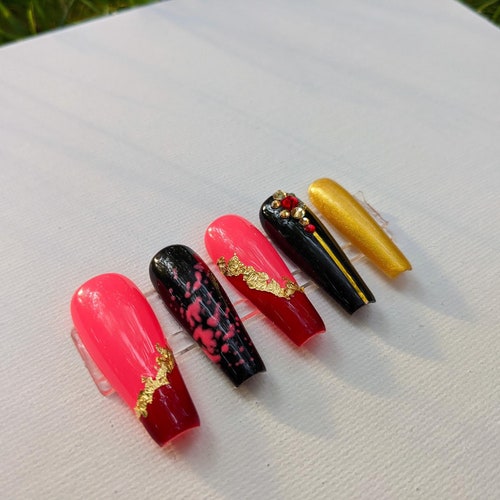 Draculaura Inspired Press on Nails - Etsy