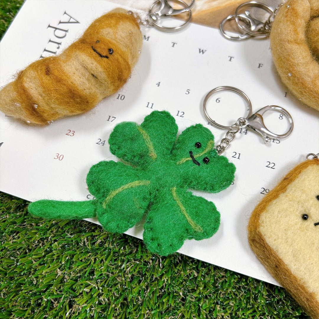 Bread Wool Felt Charm Key Chains Four Leaf Clover Croissant Pretzel ...