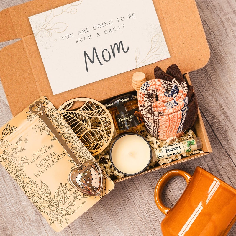 Expecting Mom Gift - 60+ Gift Ideas for 2025
