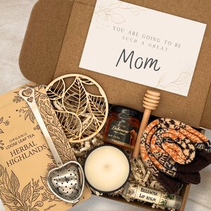 Expecting Mom Gift - 60+ Gift Ideas for 2024