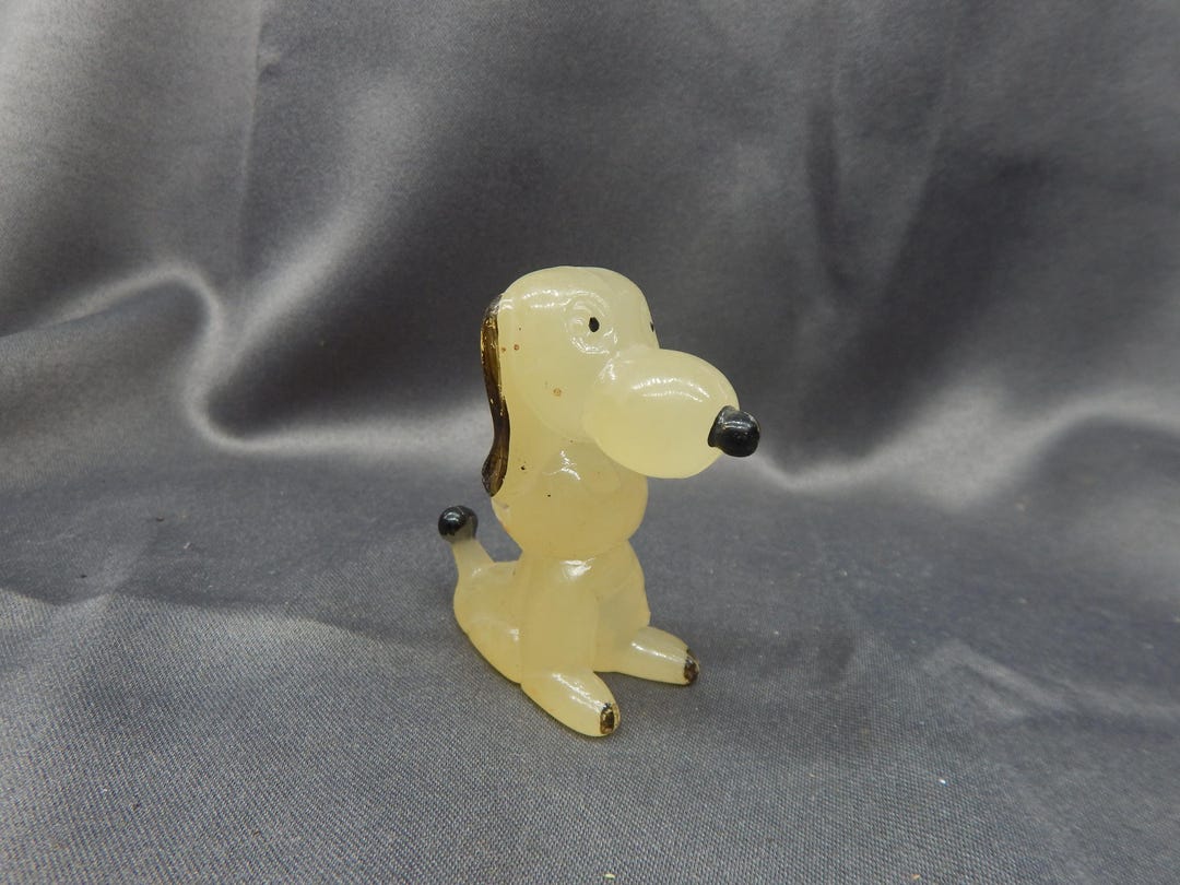 Snoopy the Beagle Dog From Peanuts Plastic Figurine Peanuts Comic Strip ...