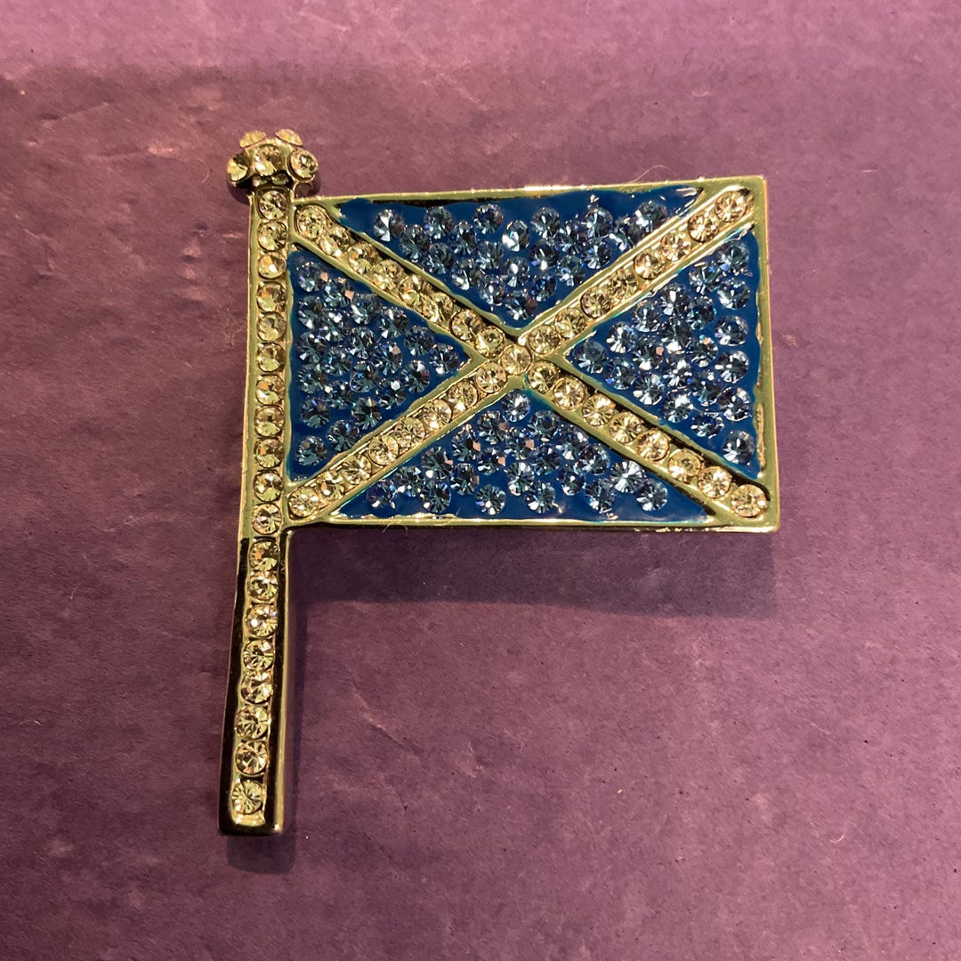 Vintage Butler and Wilson St Andrews Rhinestone Crystal Scottish Flag ...