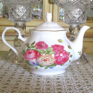 Vintage Gracie China Sandra's Rose Variation Full Size Tea Pot, Lovely ...