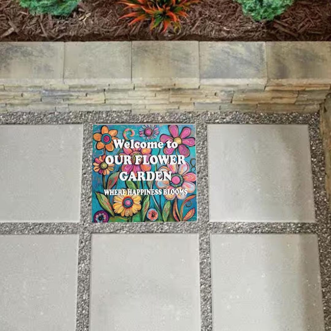 Custom Garden Stone With Personalized Message and Flowers ...