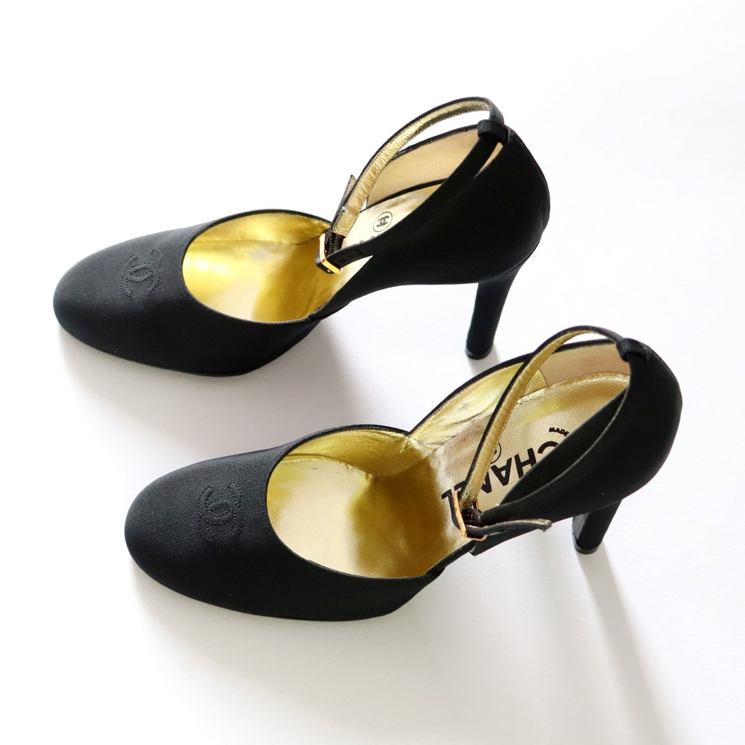 Auth CHANEL New Vintage Black High Heels With Iconic Chanel Logo ...