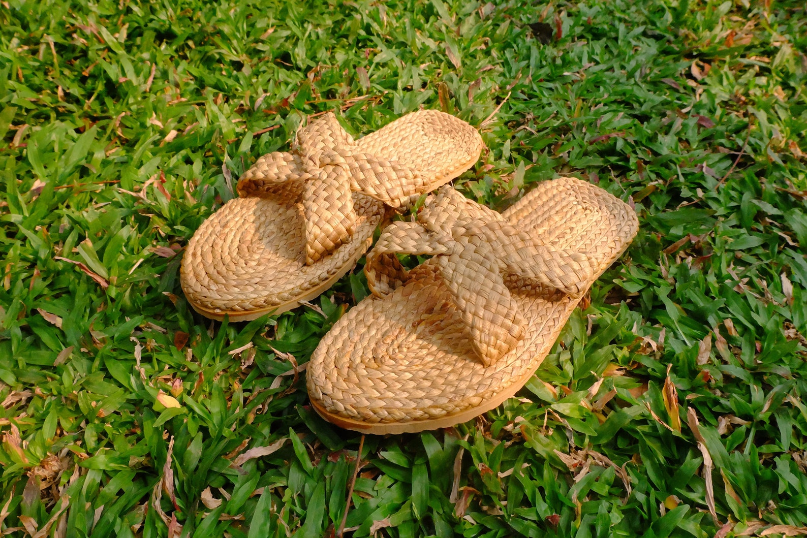 Straw Shoes/straw Slippers/thai Slippers/sandals Handmade/hyacinth ...