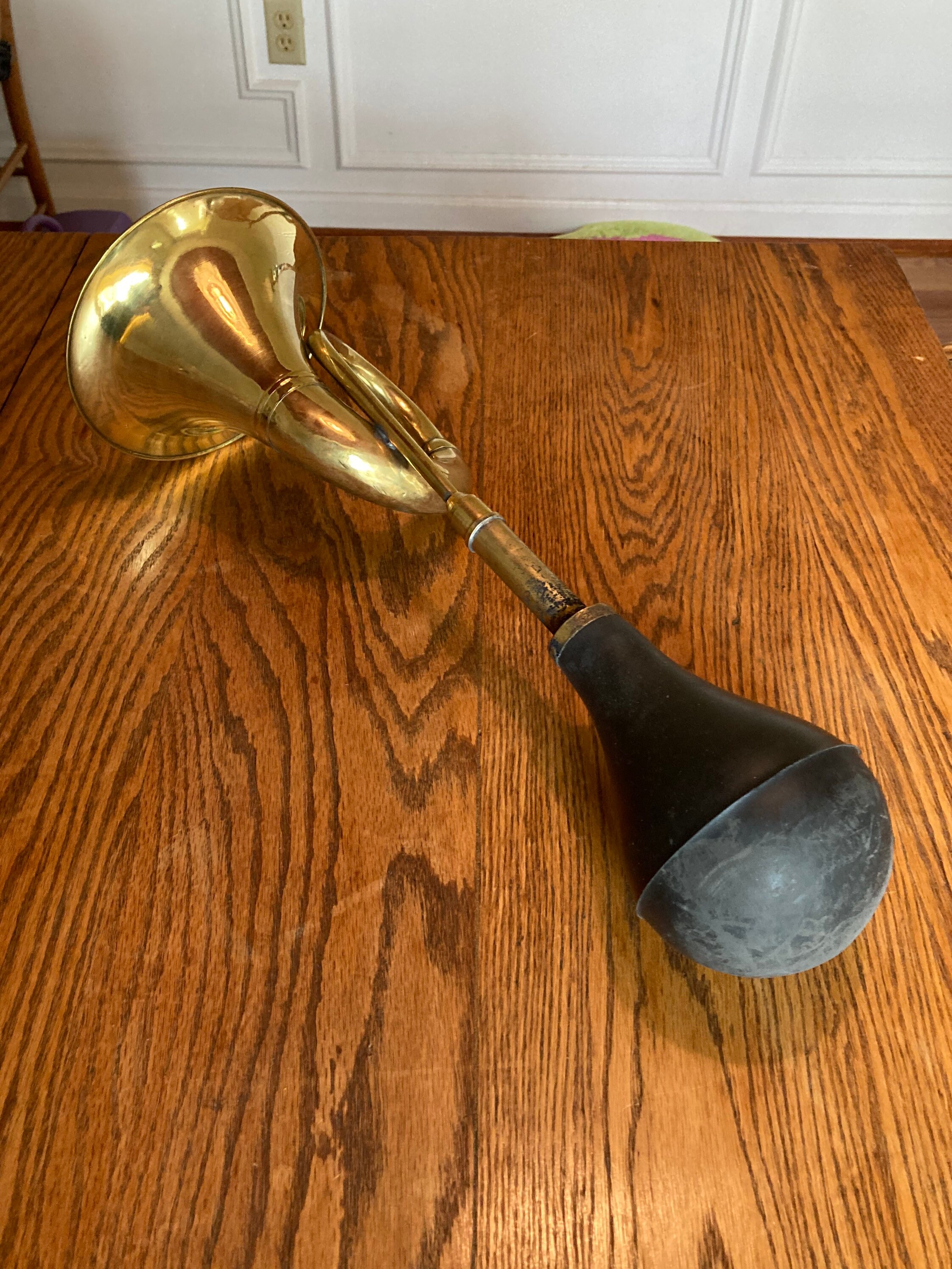 Solid Brass Horn With Squeeze Ball. Horn Works Well and is Nice and ...