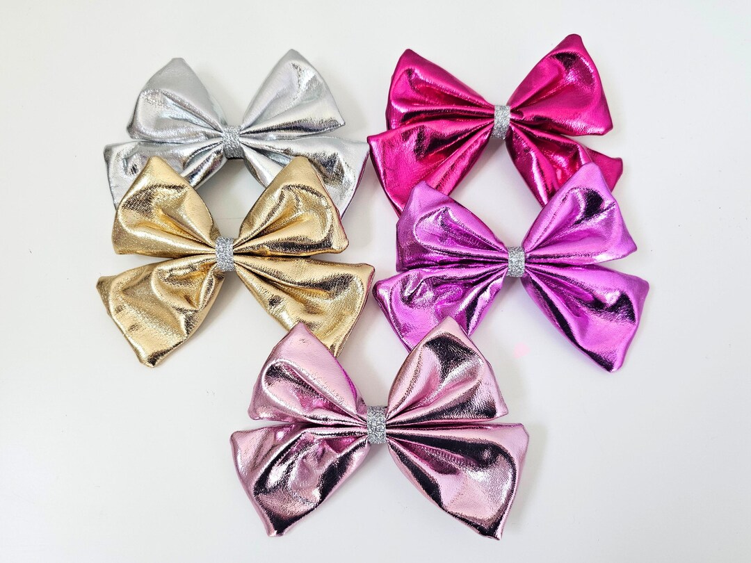 Metallic Shiny Bows With Clip 4” With Glitter Detail, Metallic Silver ...