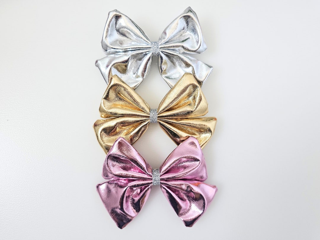 Metallic Shiny Bows With Clip 4 With Glitter Detail, Metallic Silver ...