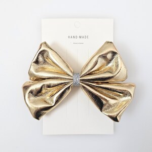 Metallic Shiny Bows With Clip 4” With Glitter Detail, Metallic Silver ...