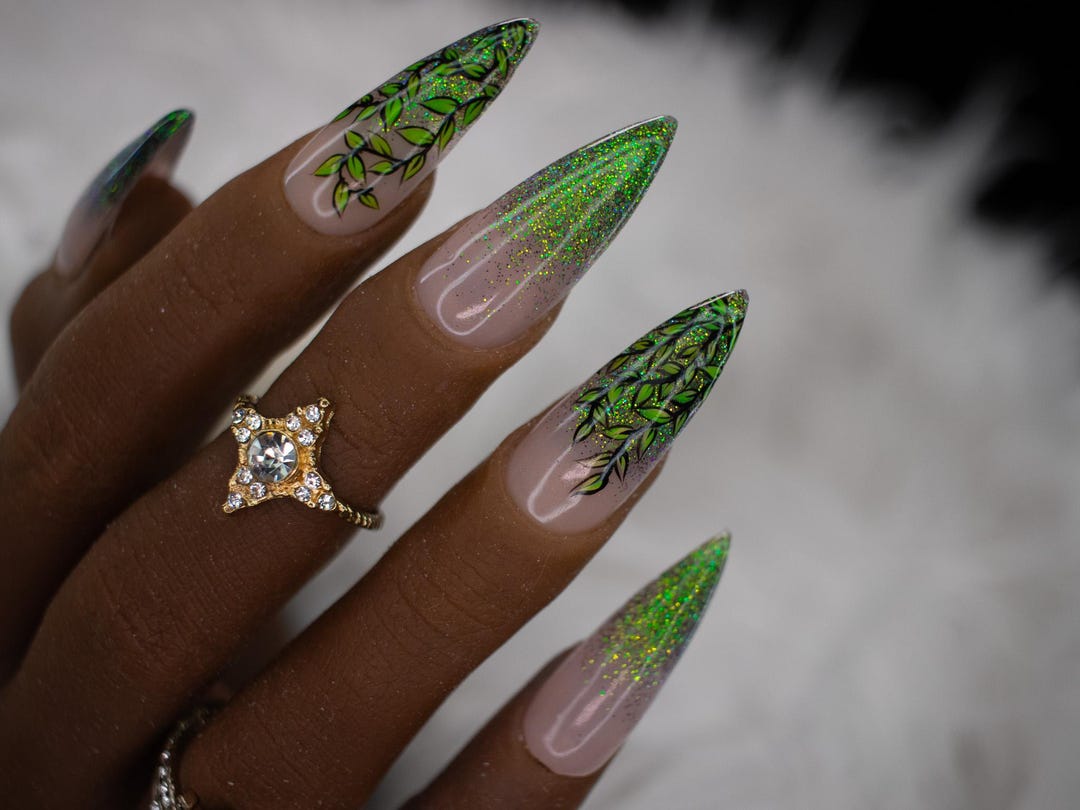 Poison Ivy Cosplay Nails , Poison Ivy Nails, Green Nails, Hand Painted ...