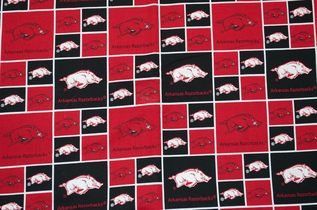 Arkansas Razorbacks Face Mask / Made in the USA / FAST - Etsy