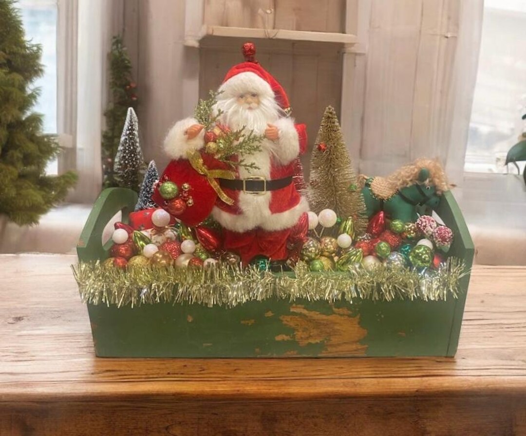Santa Claus Vignette #1 Centerpiece. - Etsy