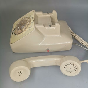 Vintage Beige GTE Automatic Electric Rotary Telephone With Red Switch ...