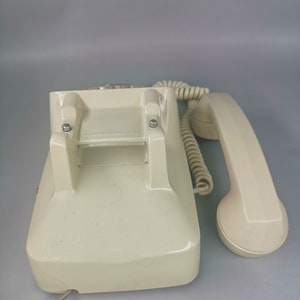 Vintage Beige GTE Automatic Electric Rotary Telephone With Red Switch ...