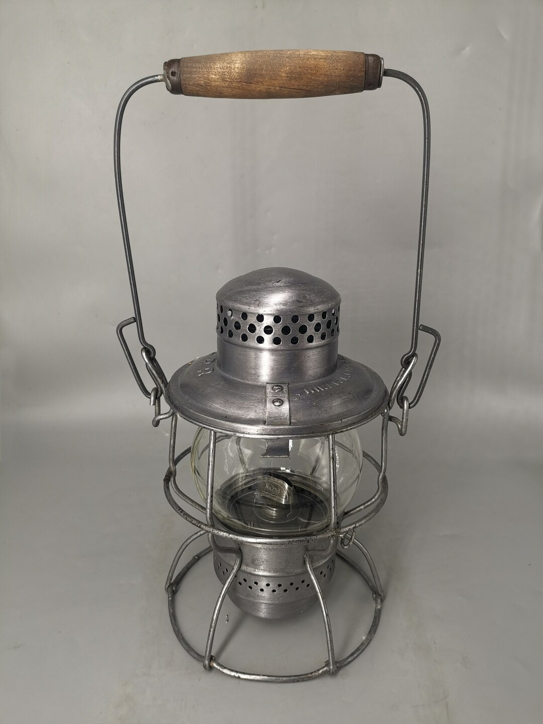 Vintage Cpr(canadian Pacific Railroad) Kerosene Lantern/train Lamp ...