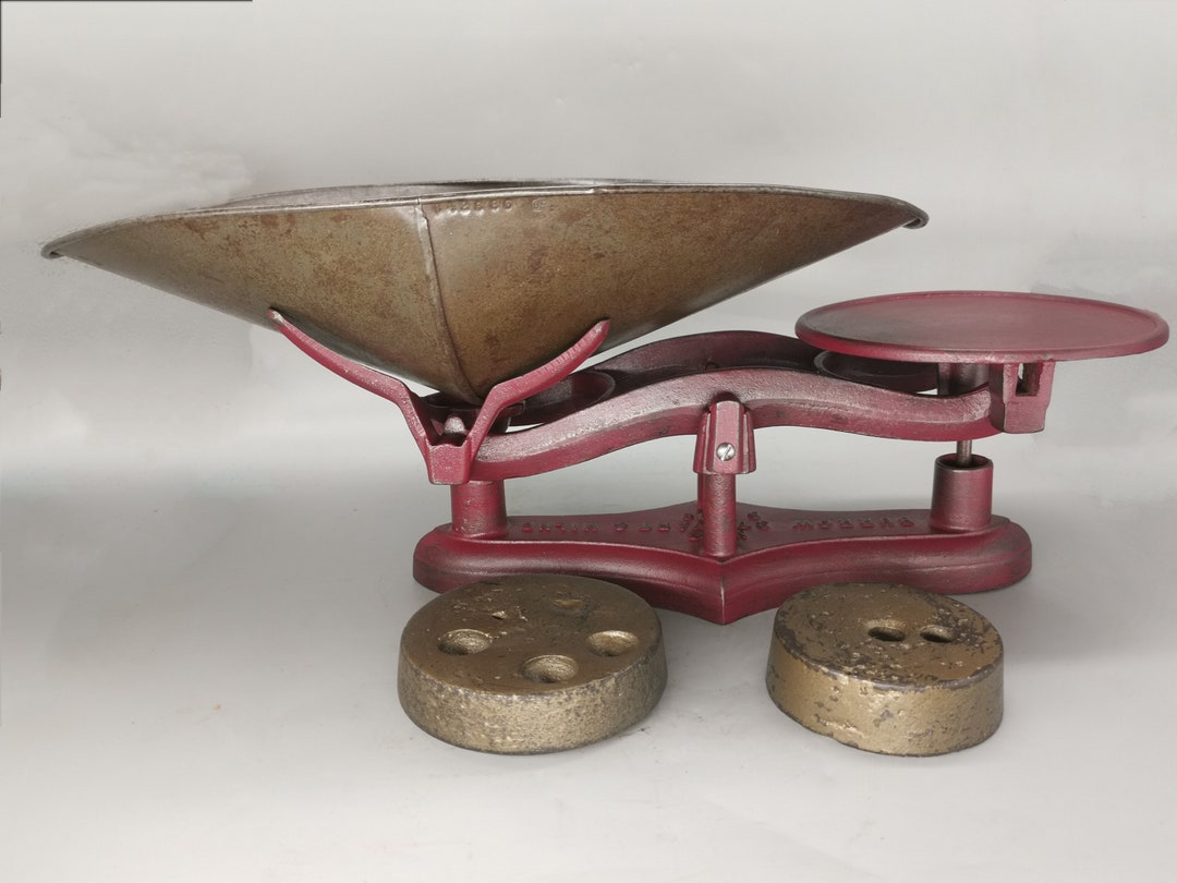 Vintage Burrows, Stewart & Milne Cast Iron Scale With Pan and Weights ...