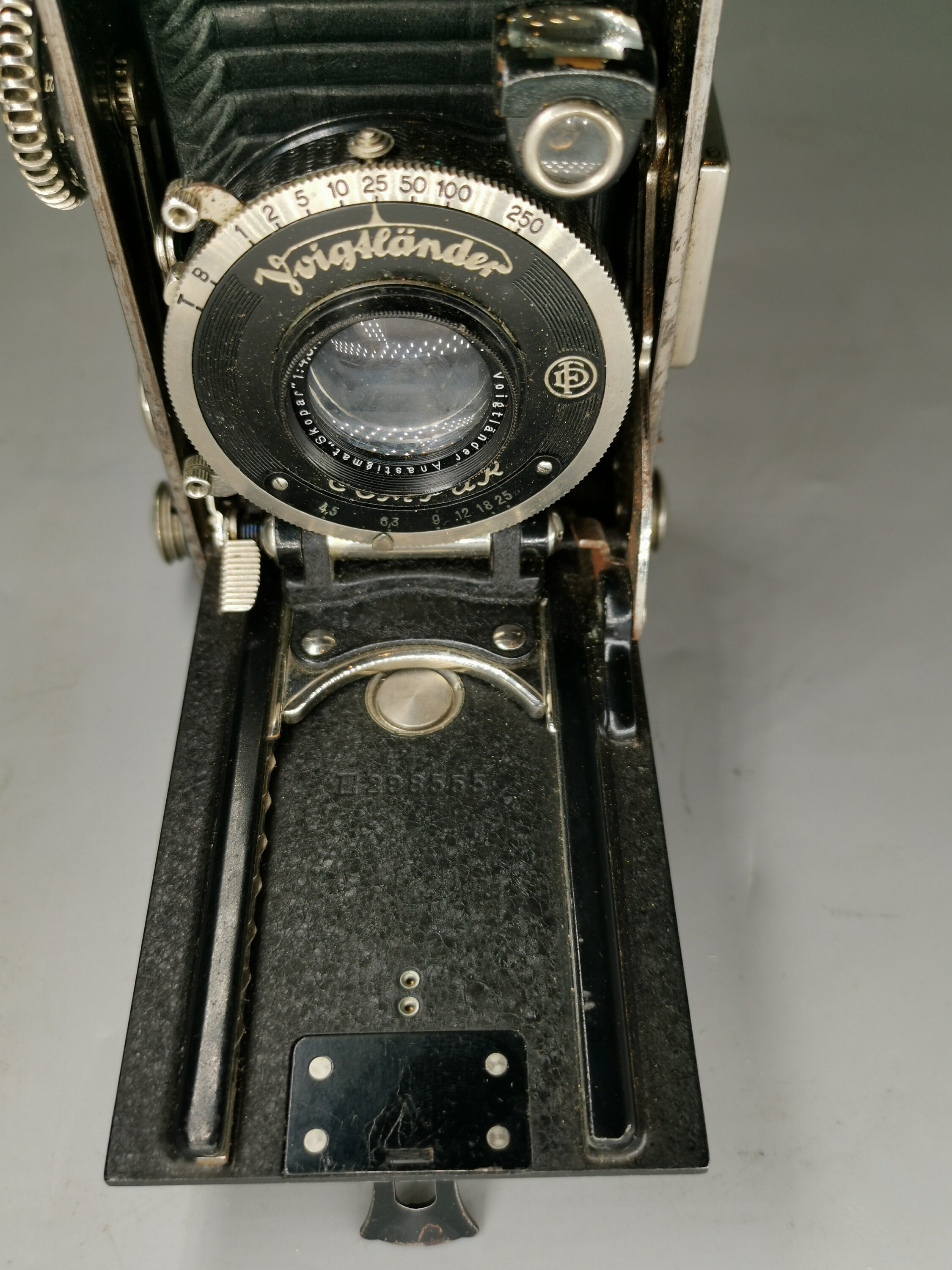 1930s' Voigtlander Compur Folding Pocket Camera, Anastigmat Skopar 1:4 ...