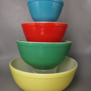 Antique Pyrex Primary Multicolor Mixing Bowls Set of 4, T.M.REG. Pyrex ...