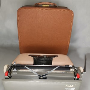 1960s Royal Futura 800 Typewriter With Case, Works, Salmon Pink, Clean ...