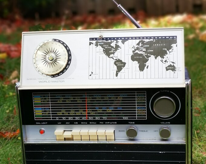 1970s' Wynford Hall 24F18 Solid State Multi-band World Time Radio ...