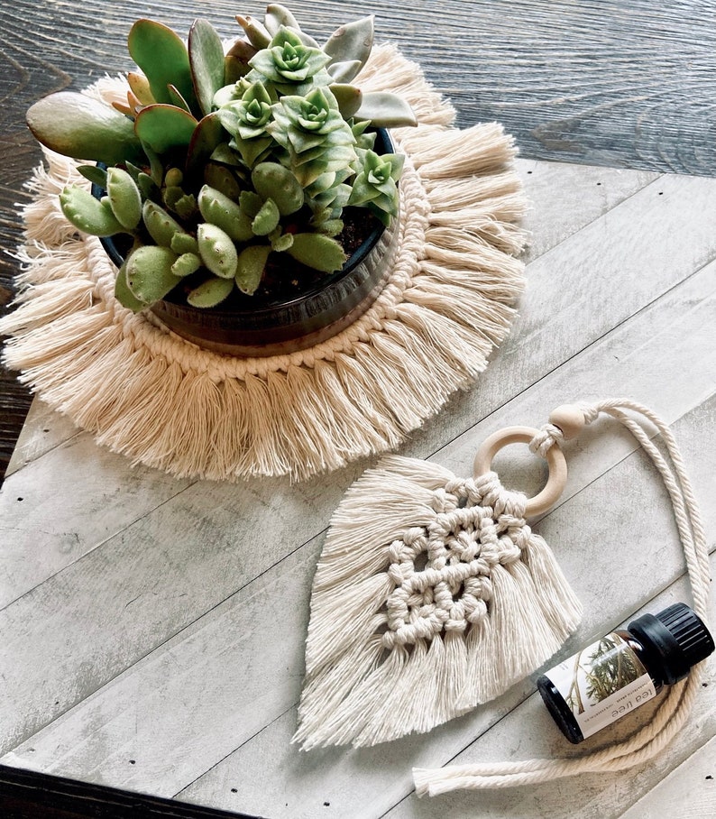 Macrame Feather Car Charm Essential Oil Diffuser / 27 Colors / - Etsy