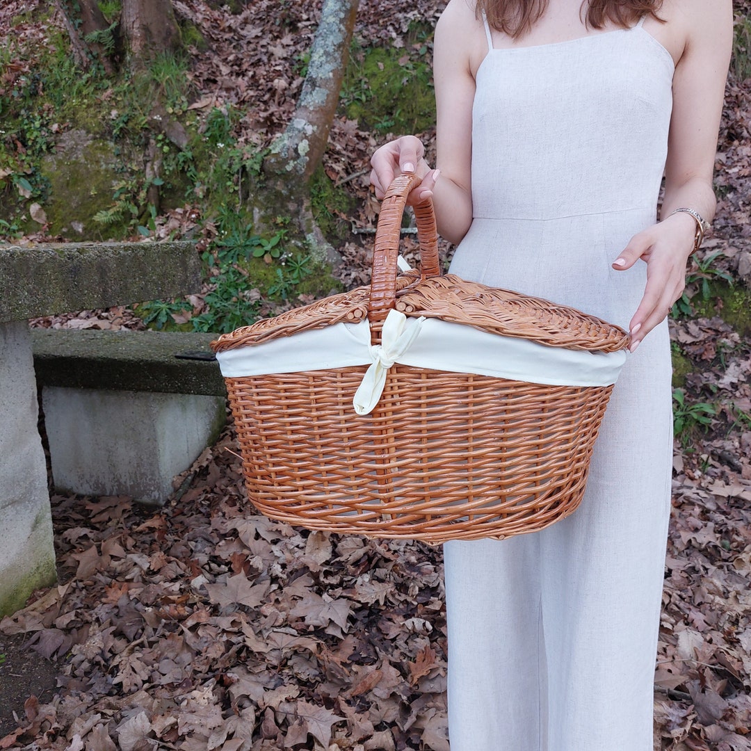 Vintage Picnic Basket / Wicker Picnic Basket / Picnic Basket With Lid ...
