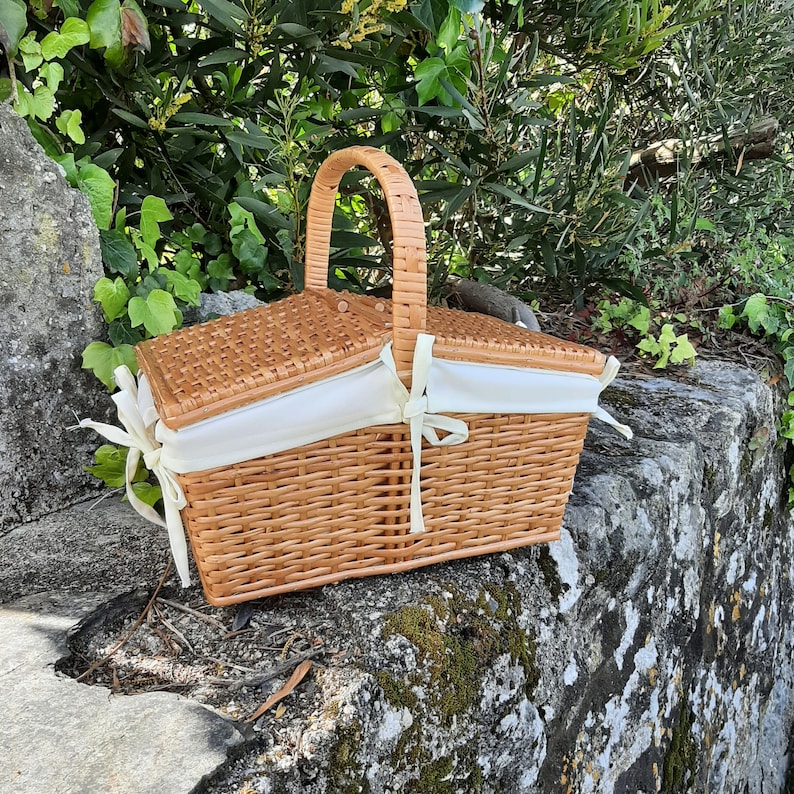 Picnic Basket With Lid / Wicker Picnic Basket / Camping Basket - Etsy
