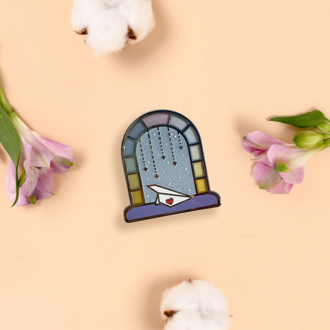 Ghosting Pin - TXT INSPIRED - INSTOCKS - Etsy