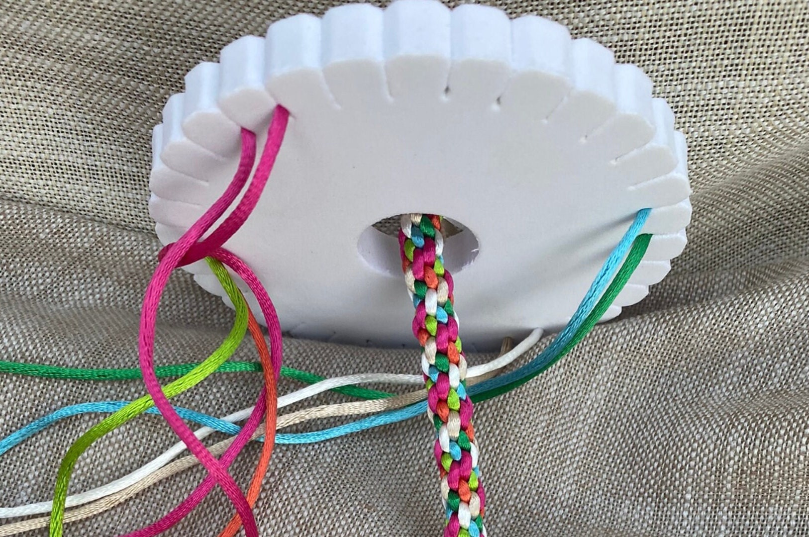 The Beadsmith Kumihimo Disk 5,90, Create Your Own Bracelets Frienship ...